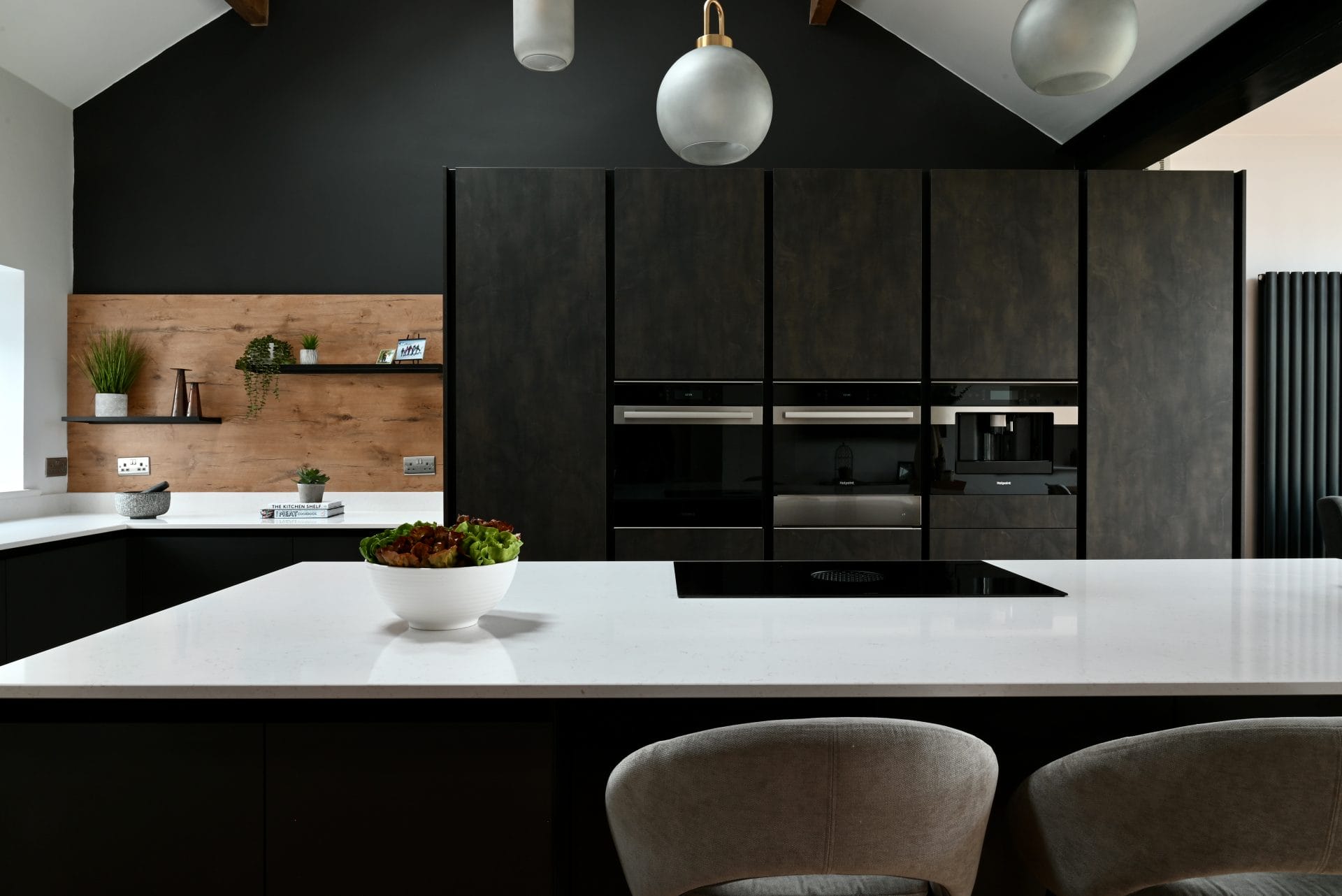 Handleless Kitchen with Warmth & Texture - Classic Interiors